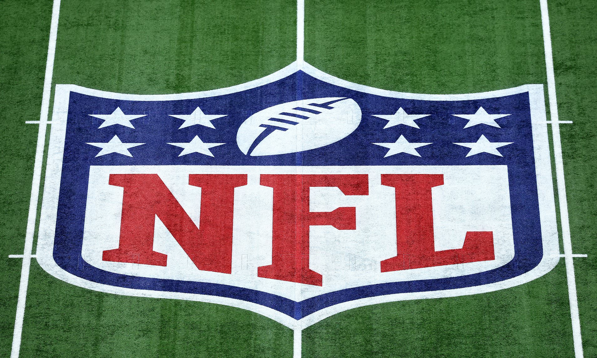 Super Bowl winner and legendary NFL defensive end dead at 83