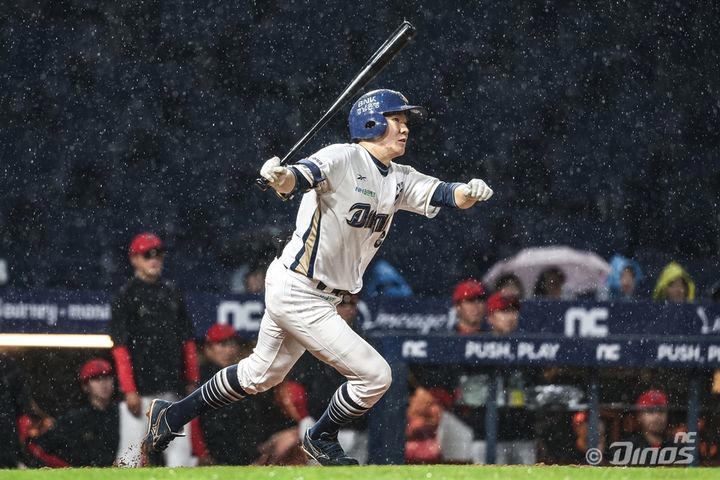 KBO, 6월 월간 MVP 후보 발표…NC 박민우·데이비슨 집안싸움