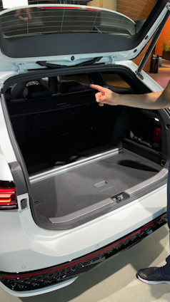 2024 VW Passat – Electric Tailgate with Smart Parcel Shelf ⚡🤗