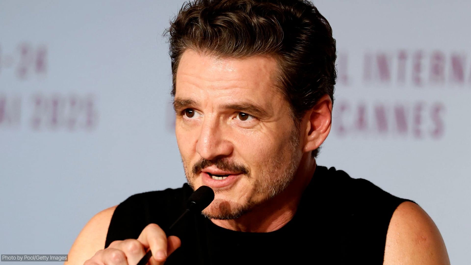 Pedro Pascal Explique Pourquoi Il A Qualifié JK Rowling D ...