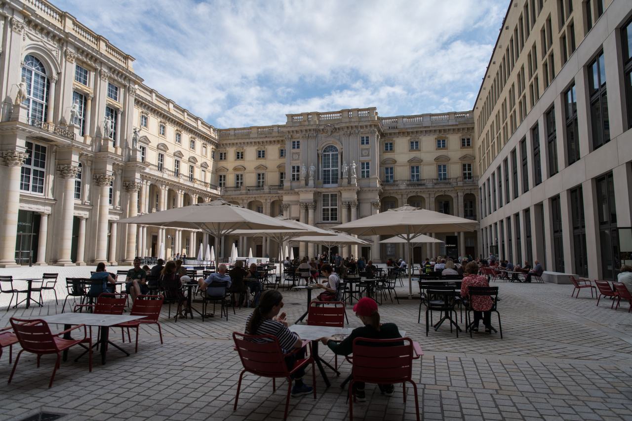 German Consumers Grow More Cautious as Confidence Slips