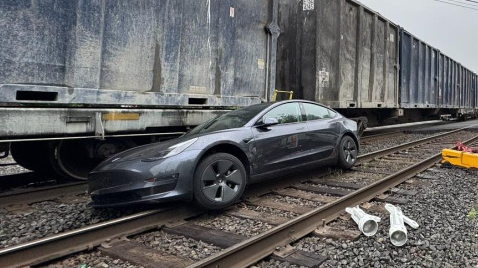 Tesla FSD Failure Caused Collision with Train