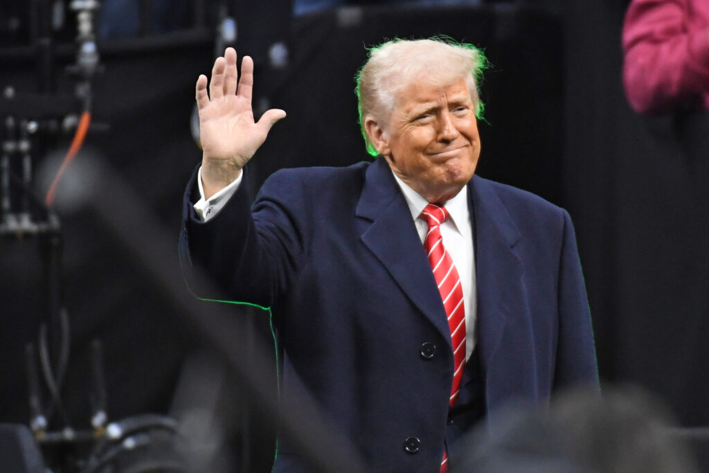 Trump Gets 'Golden Share' In $14 Billion US Steel Deal