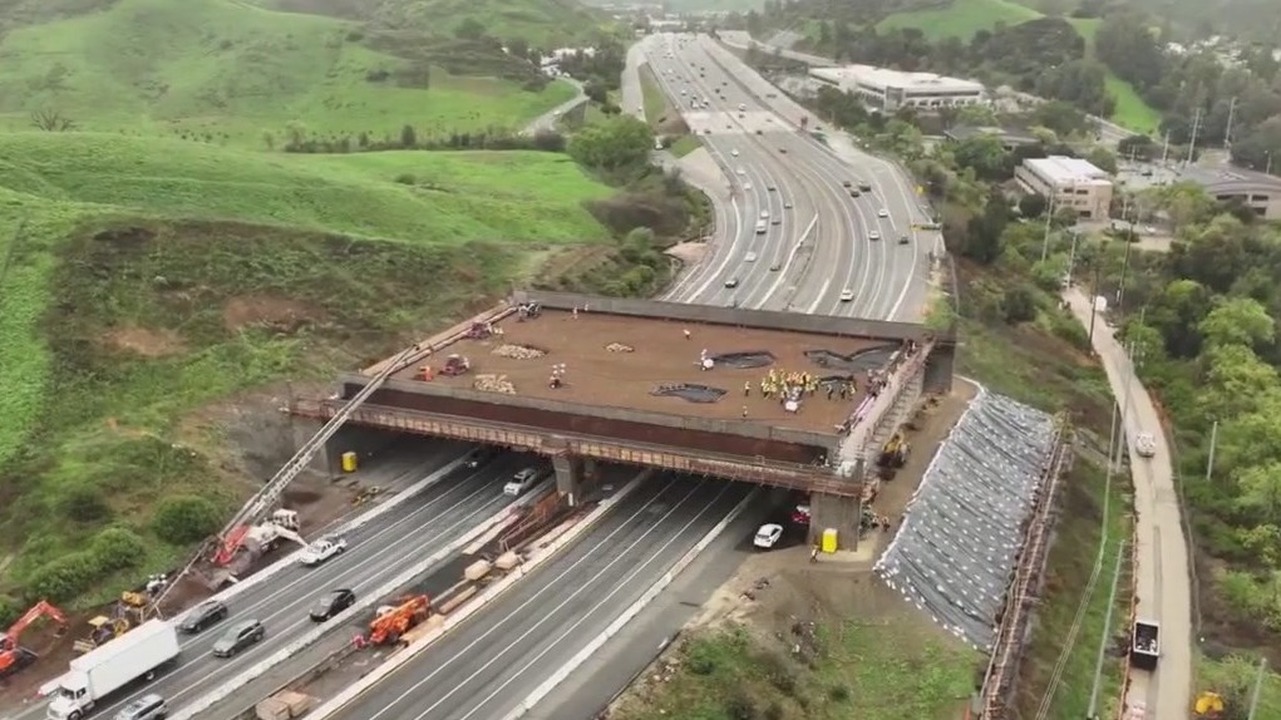 101 Freeway crossing construction in final phase