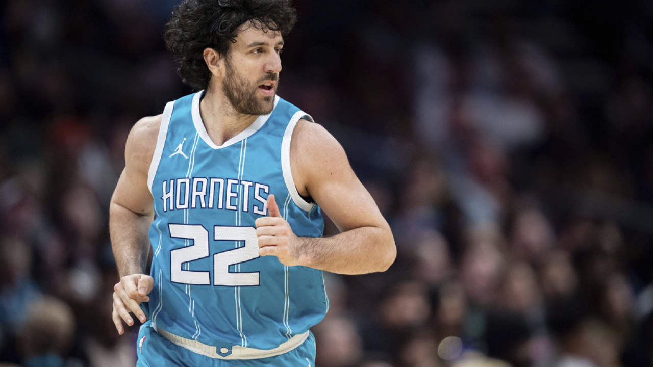 Ανατροπή με Μίτσιτς: Παραμένει στο NBA – Οι Σανς ενεργοποίησαν την ...
