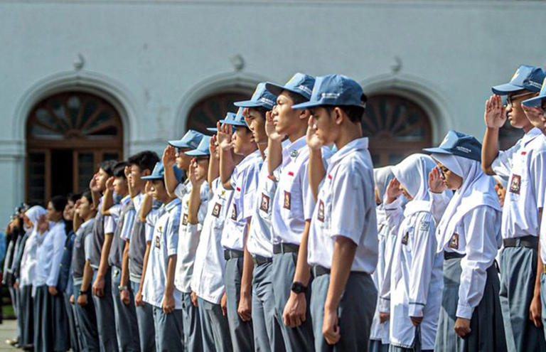 Bapak Ibu Guru yang Bersemangat, Bagaimana Kita Dapat Membuat Lingkungan Sekolah Menjadi Lebih ...