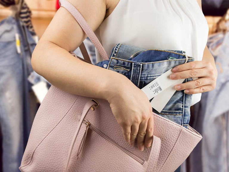 DEAR ABBY: Middle-aged woman’s new pastime has taken over her life