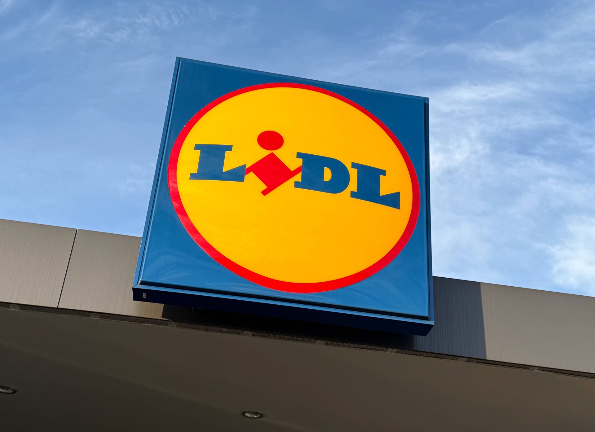SOS bei Sommerhitze: Dieser Tischluftkühler von Lidl rettet euren ...