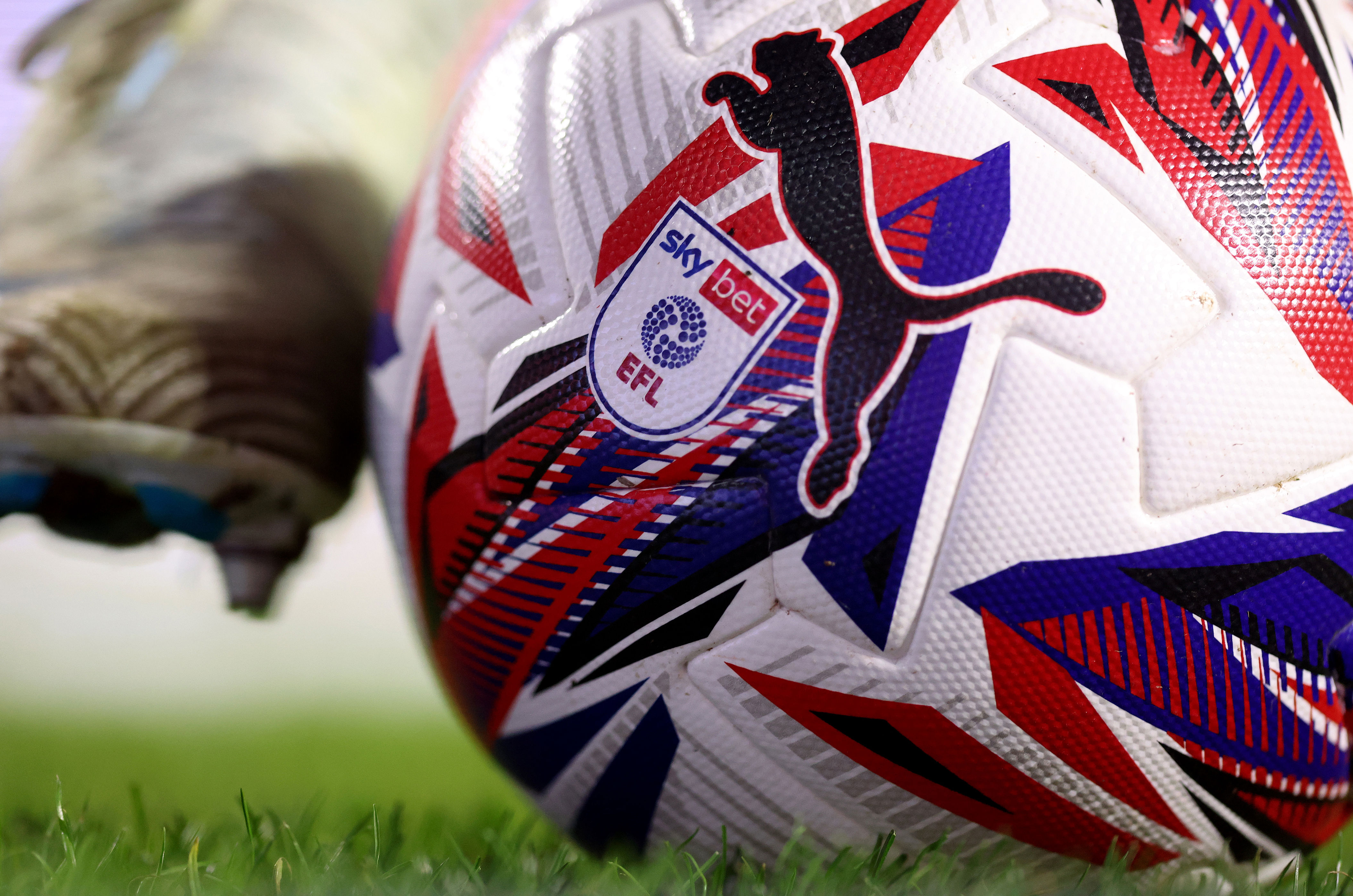 Bristol City rivals 'agree' £500,000 deal for League Two ace as ...