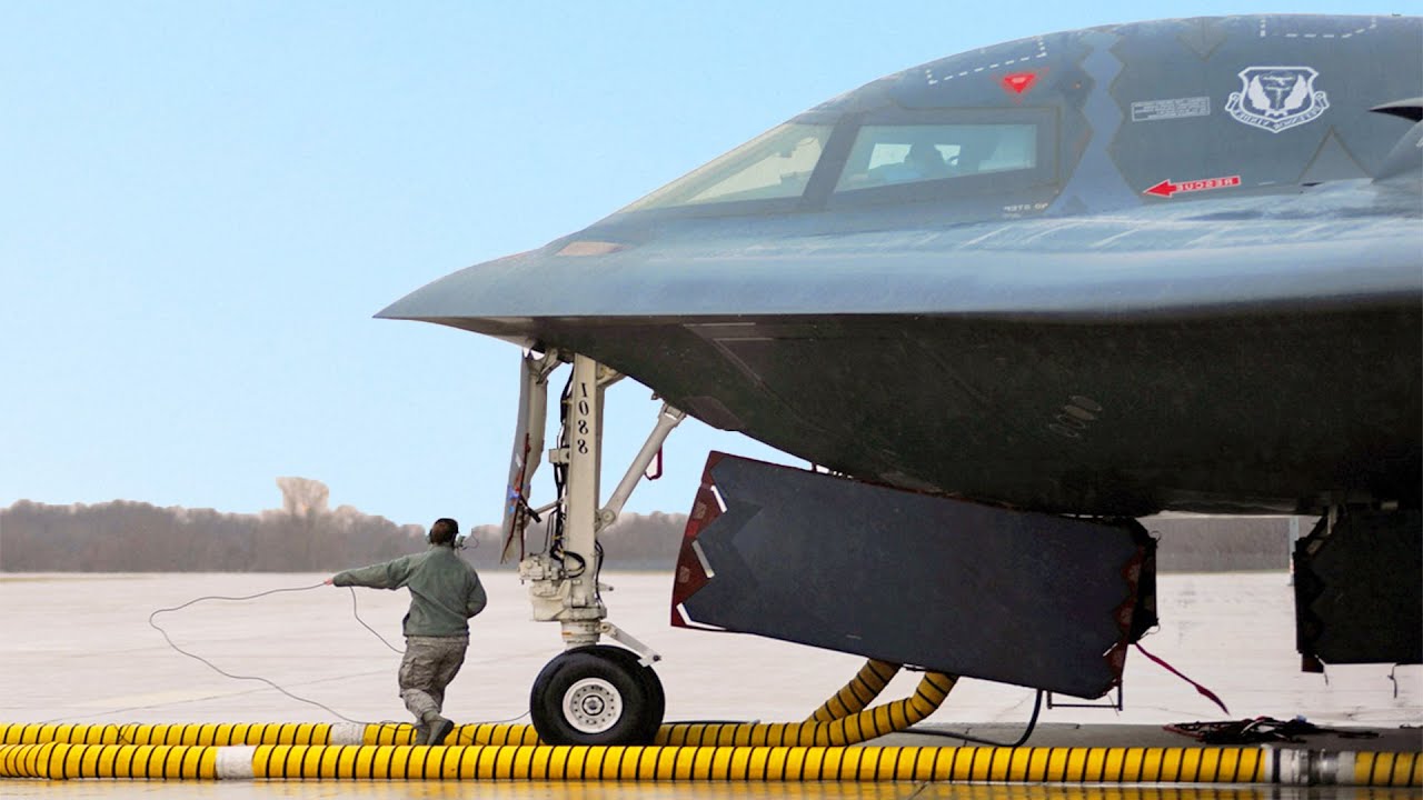 Rare Sighting: The US $2 Billion Top-Secret Aircraft in Flight