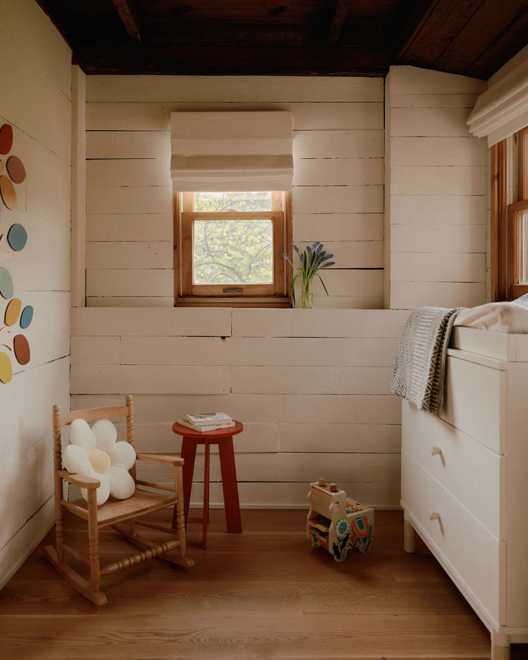 Tour a 840-Square-Foot LA Hunting Cabin Reborn as a Cozy Nest