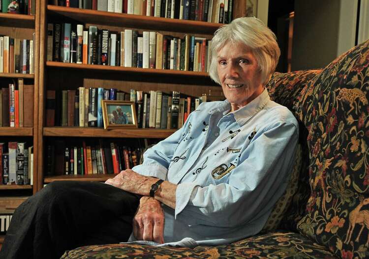 Laura Chodos, a state Regent and champion of student research, dies at 98