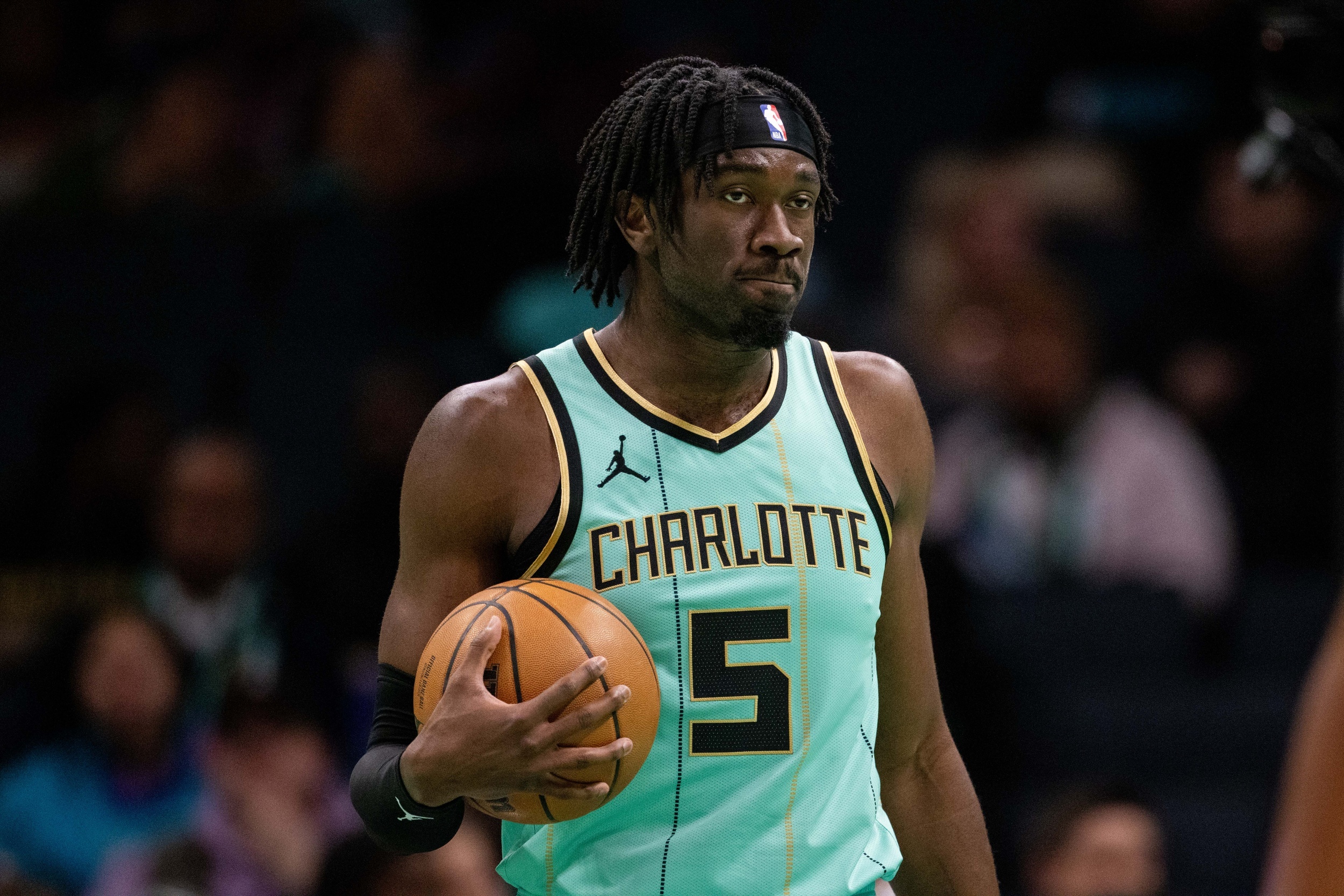 Hornets, Suns pull off massive draft-night trade