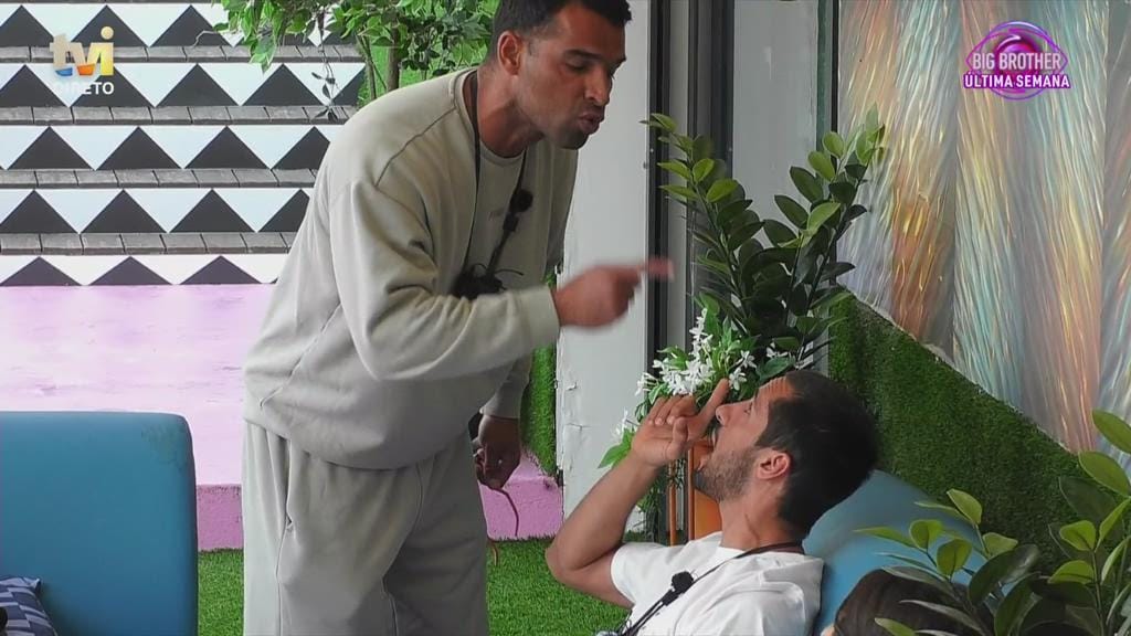 Imagens completas! A feia discussão entre Luís Gonçalves e Manuel Rodrigues