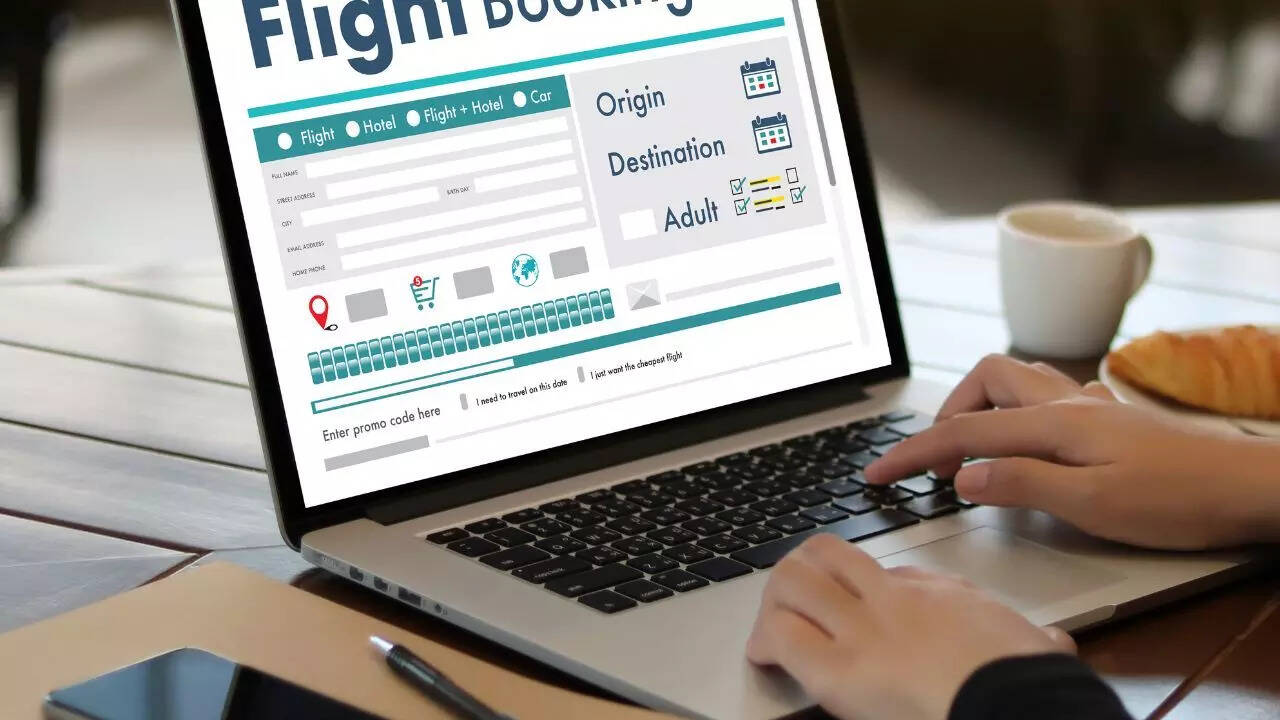 How to score cheap flights: Insider booking hacks