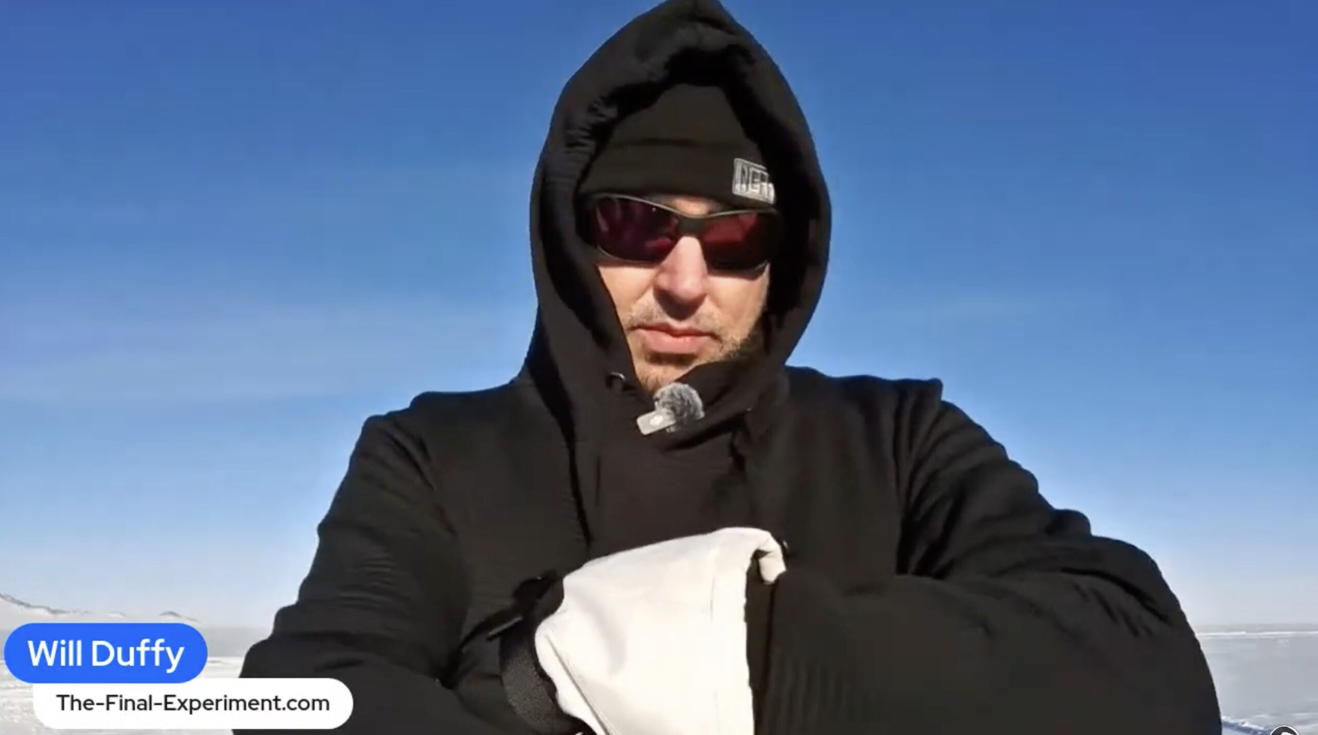 Terraplanista viaja a la Antártida para probar su teoría… y el Sol lo ...