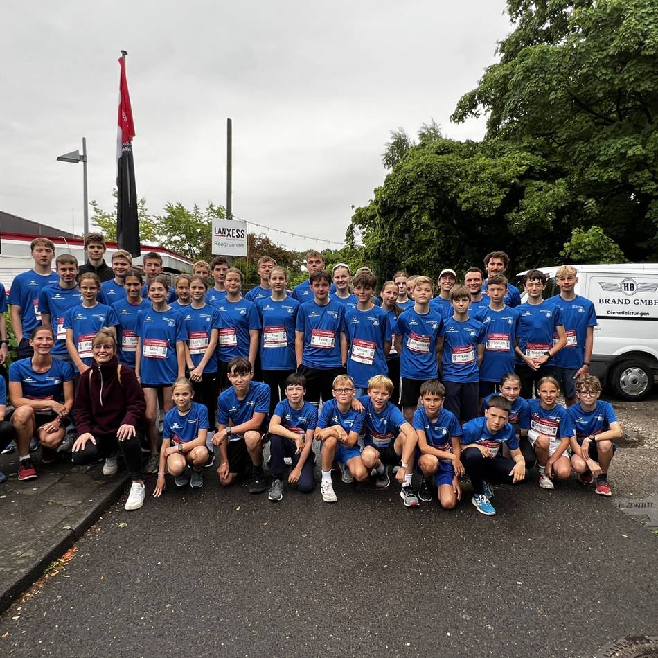 Laufteam mit viel Spaß und Erfolg beim Halbmarathon