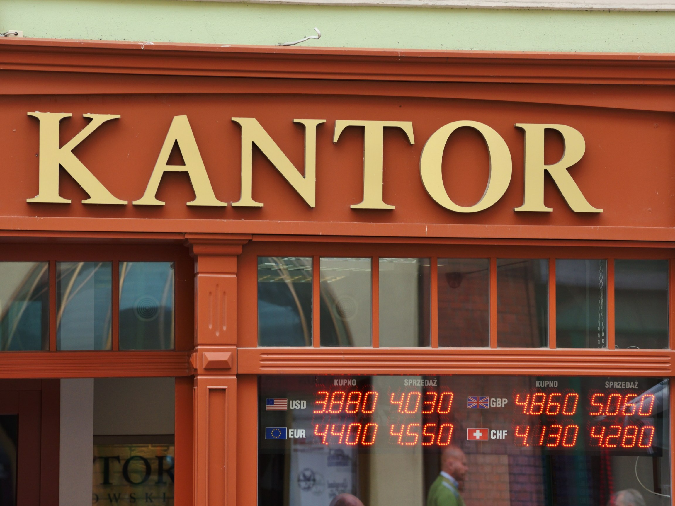 Kursy walut 2 stycznia 2026. Po ile dolar, euro, frank i funt?