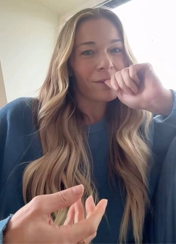 LeAnn Rimes has to push teeth back into mouth during terrifying moment ...