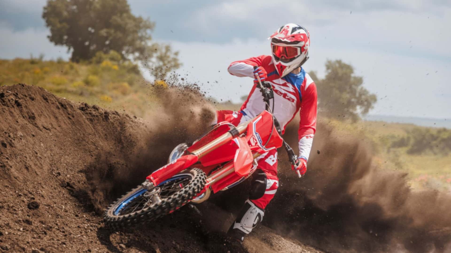 Beta Drops New RX 250 and 350 2-Strokes Dirt Bikes to Join Updated RX 450