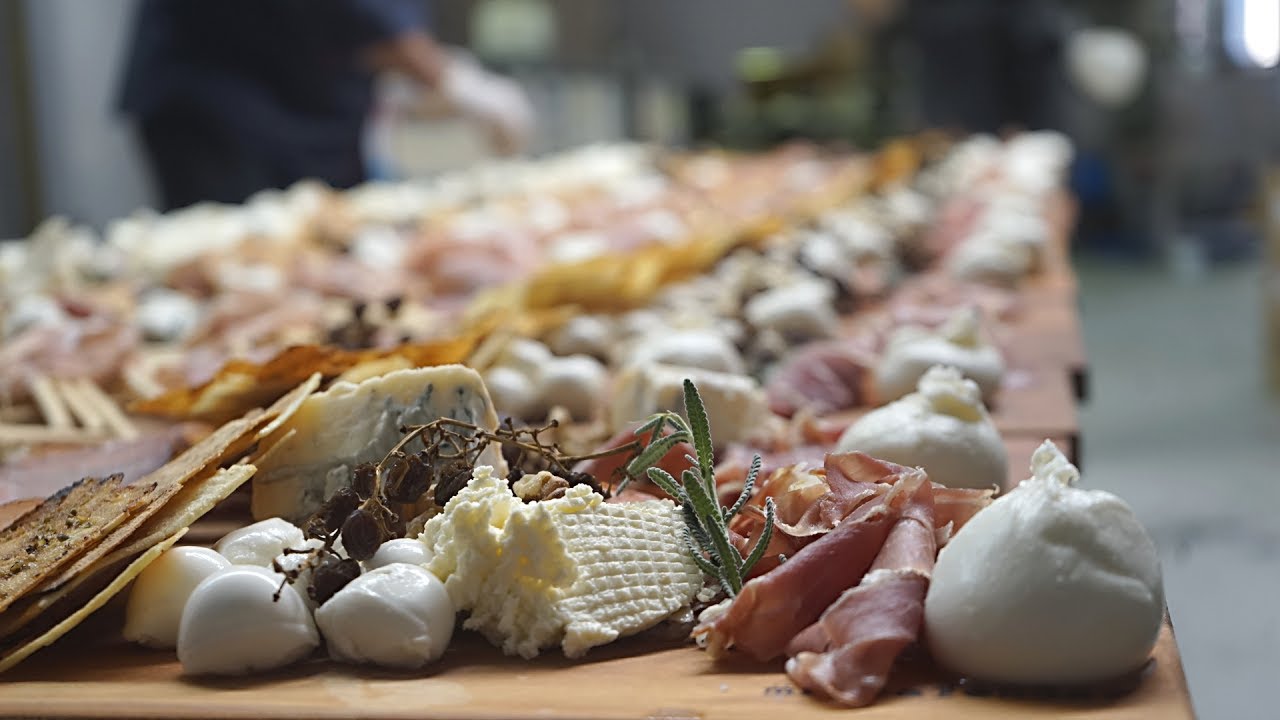 BIGGEST ITALIAN CHEESE BOARD - Australians Eating Italian Food