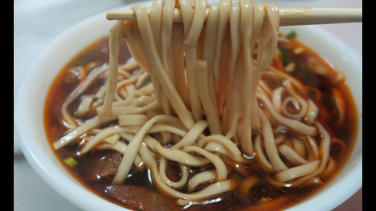 Best BEEF NOODLE SOUP in Taipei - Taiwan Beef Noodle Soup Tour