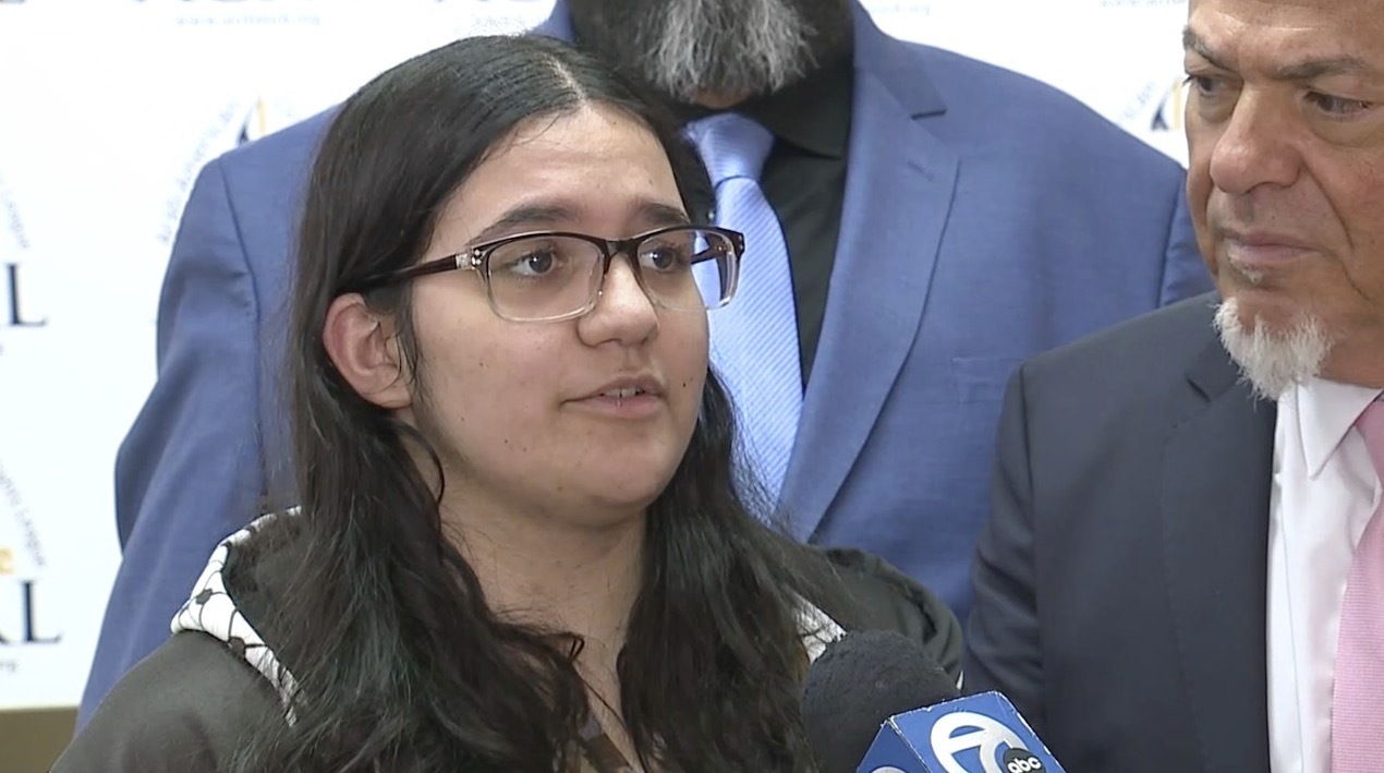 Palestinian American girl sues school after refusing Pledge of Allegiance