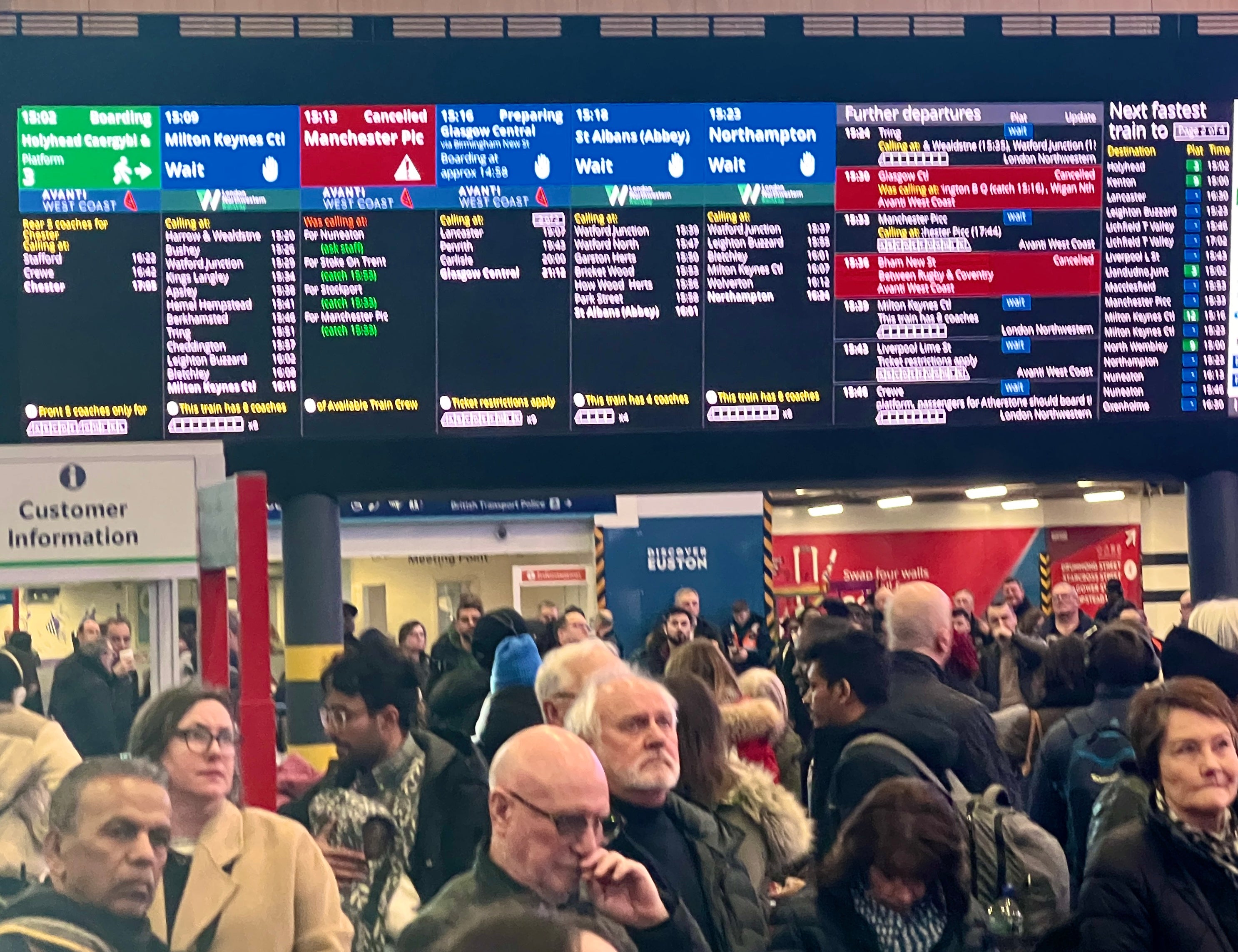 Travel chaos at London Euston after train derailment