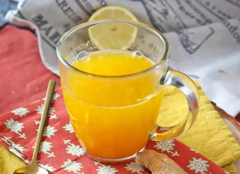 Ginger shot: easy, natural and powerful recipe for immunity and energy