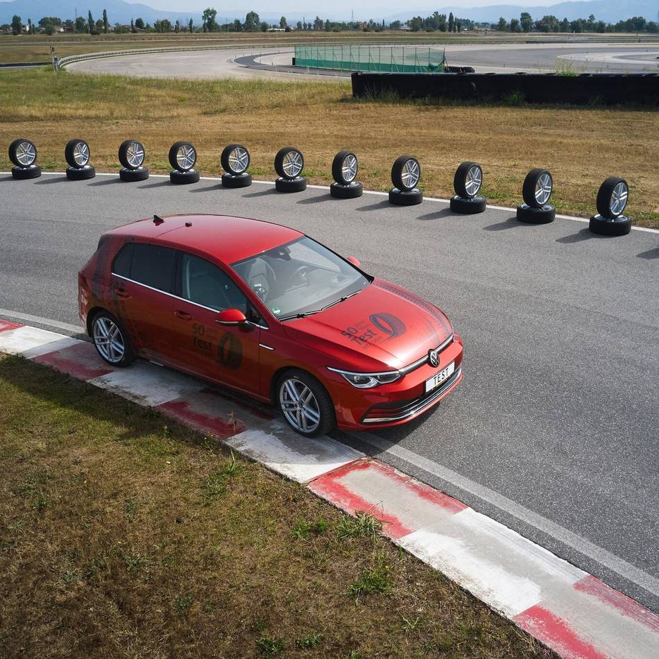 Test 2025: ADAC warnt vor diesen vier Ganzjahresreifen