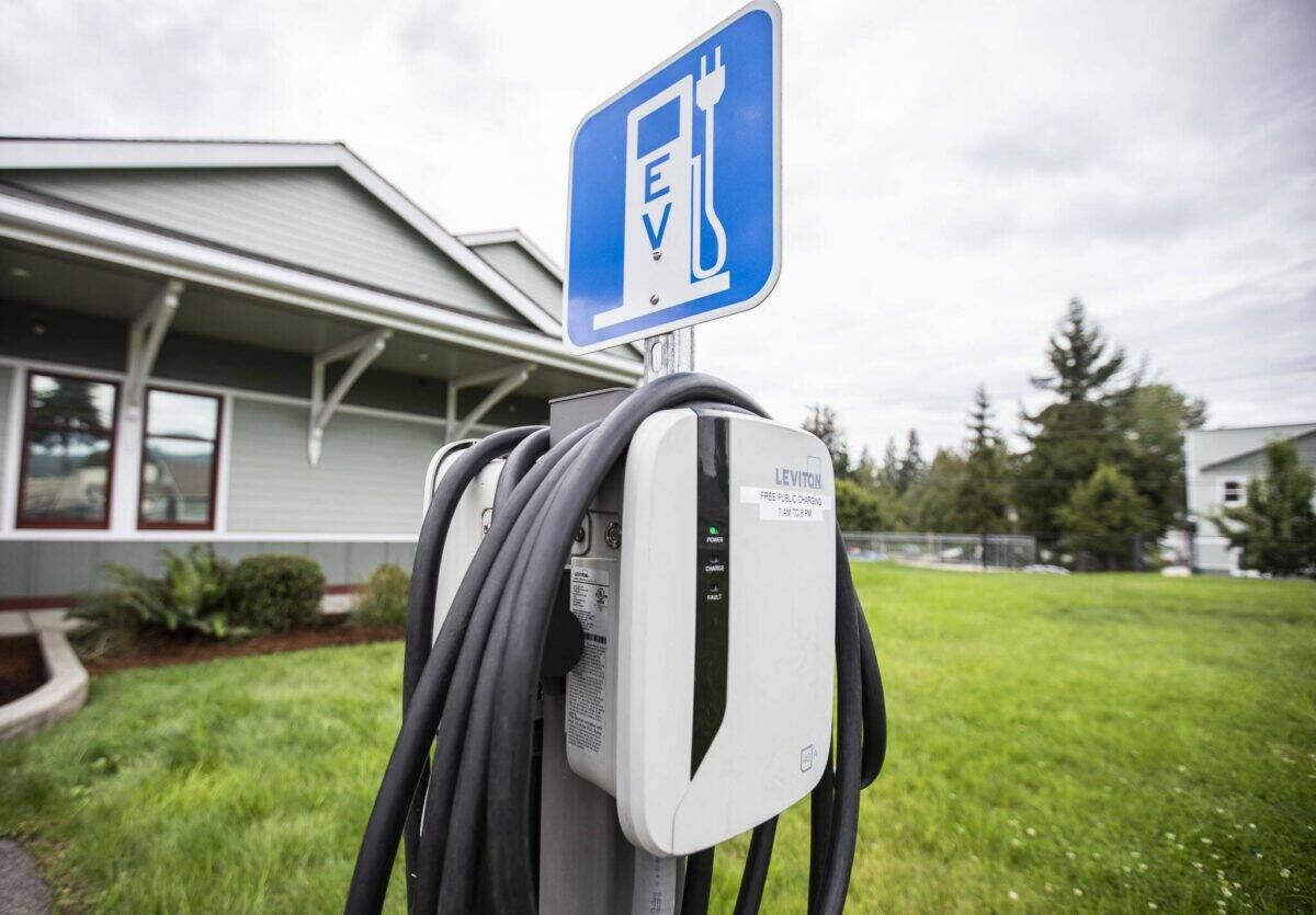 Seattle judge orders Trump administration to unfreeze EV charger funding