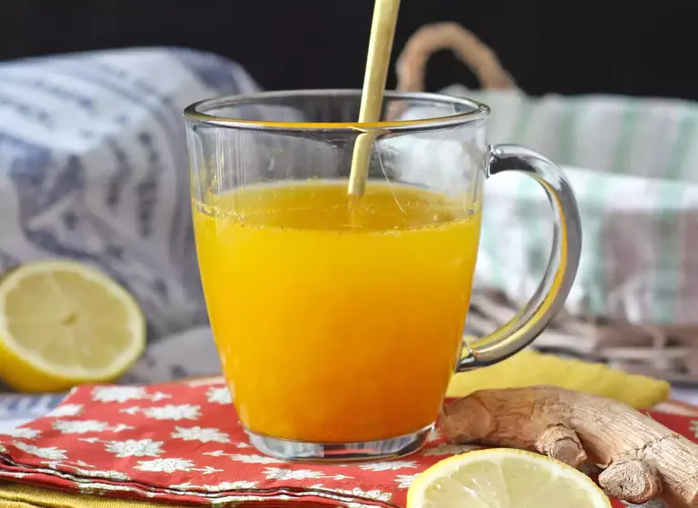 Ginger shot: easy, natural and powerful recipe for immunity and energy