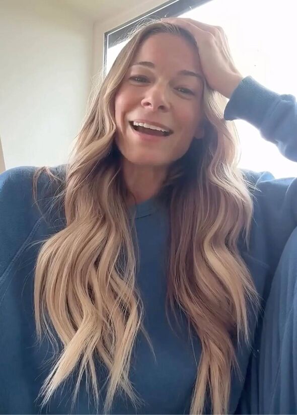 LeAnn Rimes has to push teeth back into mouth during terrifying moment ...