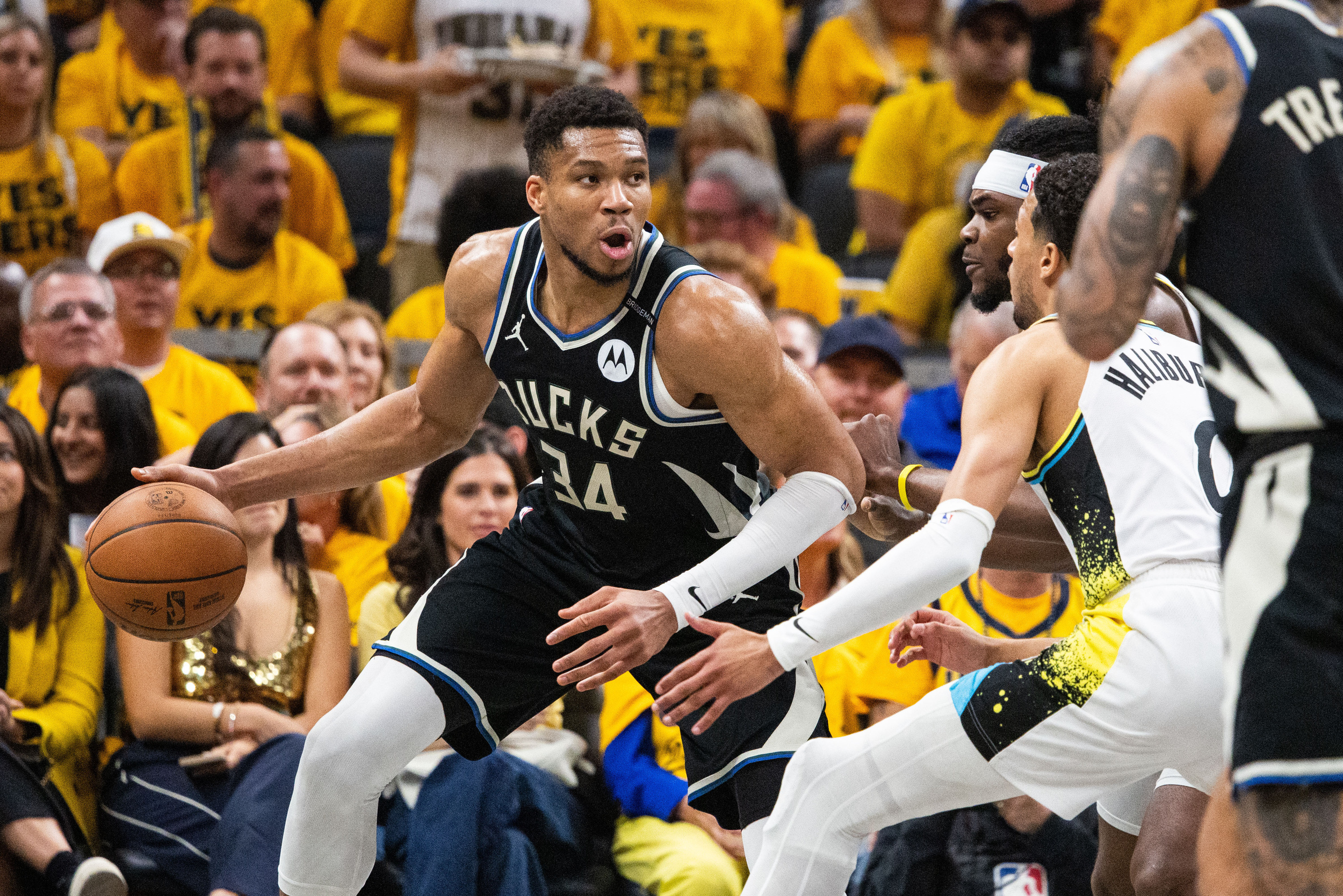 Report: Giannis Antetokounmpo trade not off the table