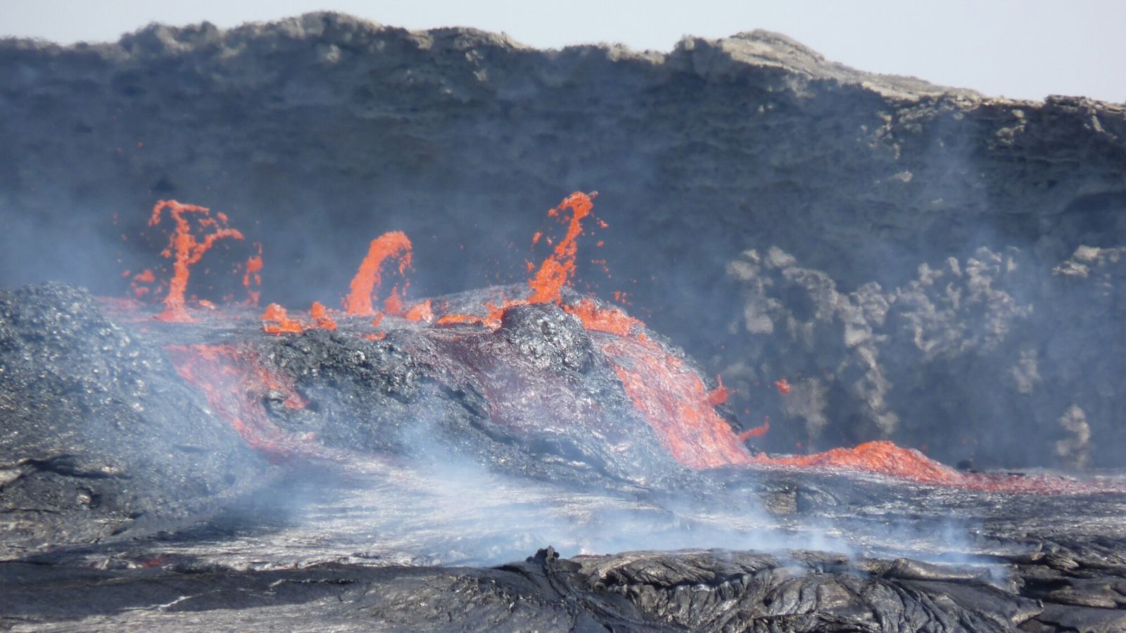 'Pulsing, like a heartbeat': Rhythmic mantle plume rising beneath ...