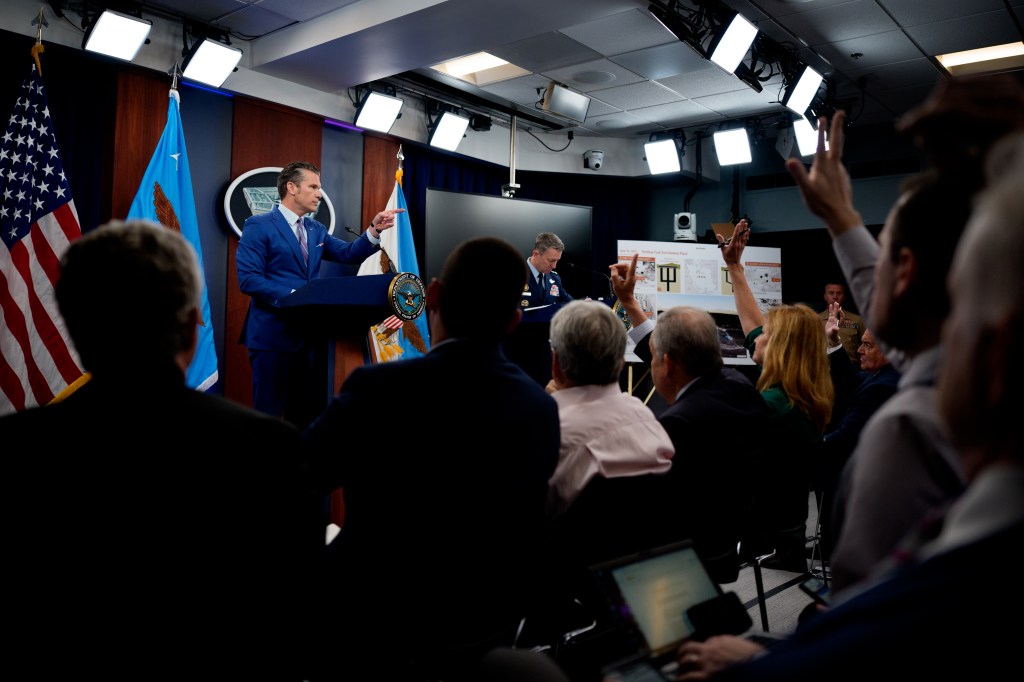 Pentagon Reporters Group Opposes Revisions To Revised Press Policy ...