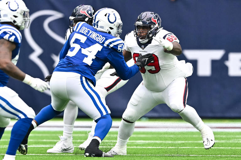 Should the Seahawks sign free-agent guard Shaq Mason?