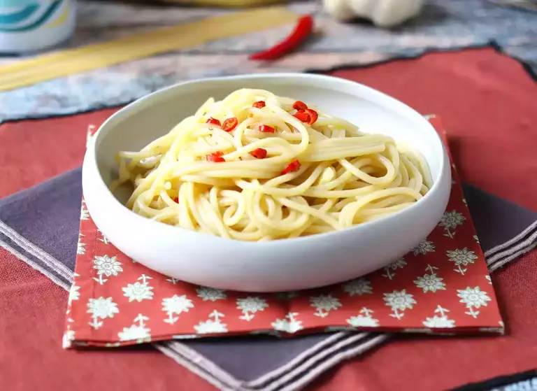 Spaghetti à l'ail et au piment : le plat italien express