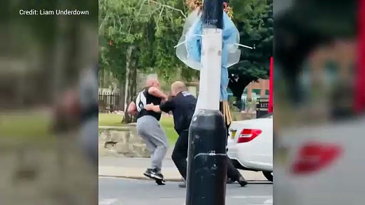 Chaotic moment man evades police in Sandgate Road, Folkestone