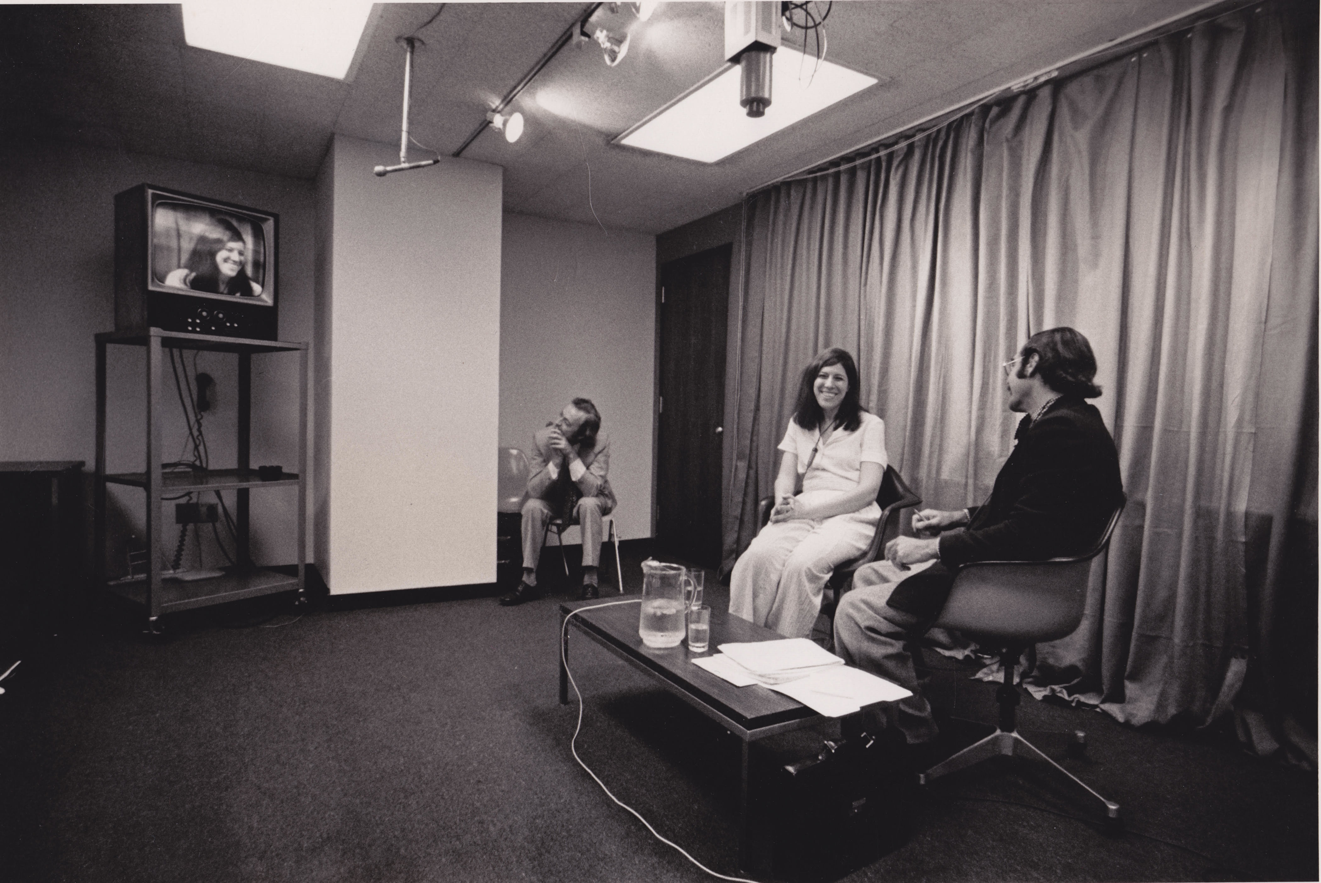 In 'A Photographic Memory,' a Daughter Pieces Together the Mother She ...