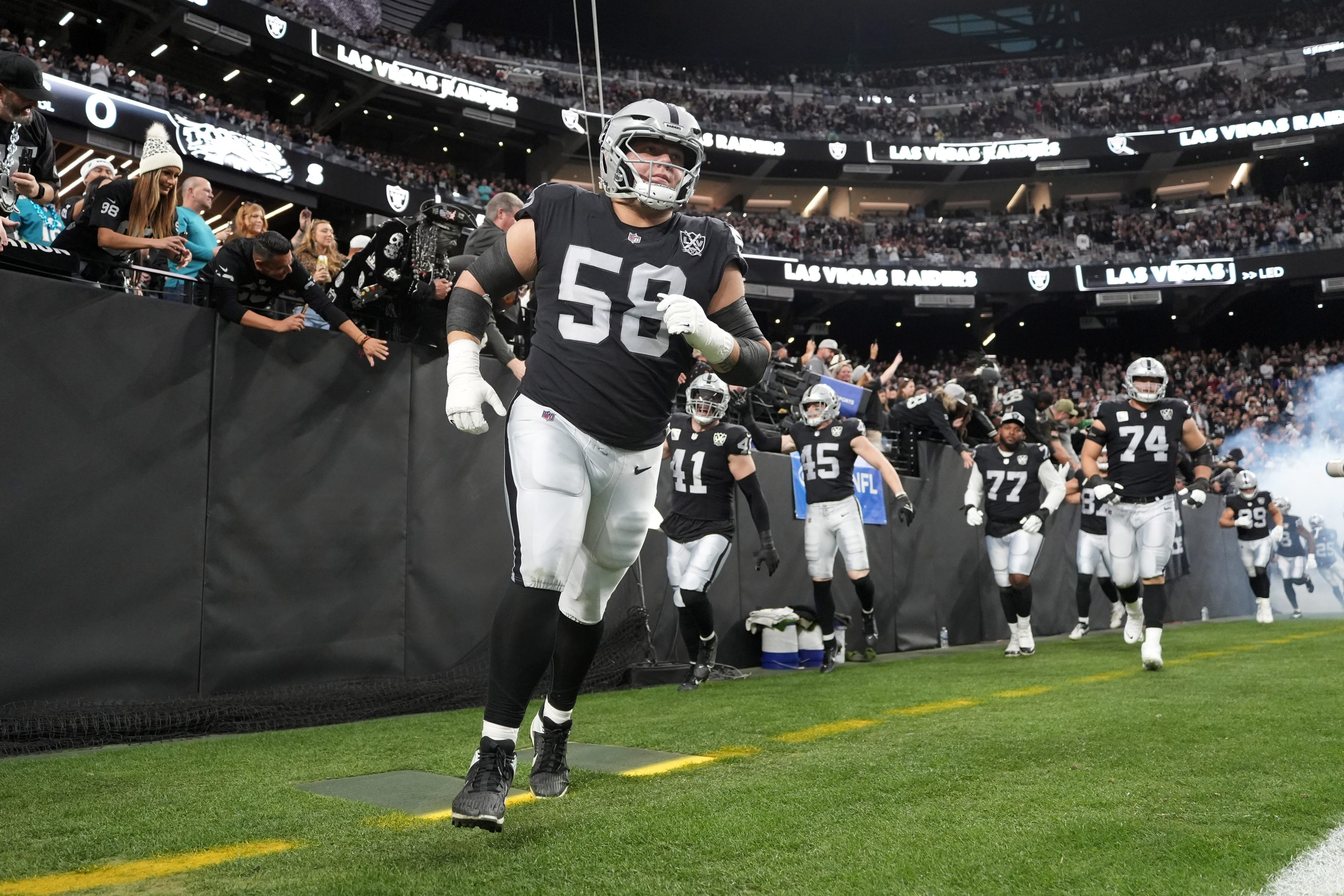 Raiders starting guard battle disrupted by injuries