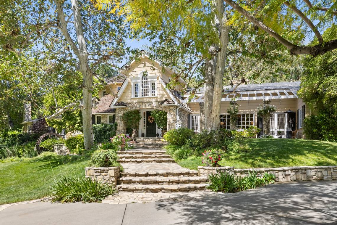 Walt Disney helped build a mini railroad that comes with this CA house ...