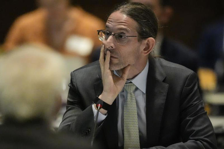 Kennedy's Vaccine Panel Backs New RSV Shot