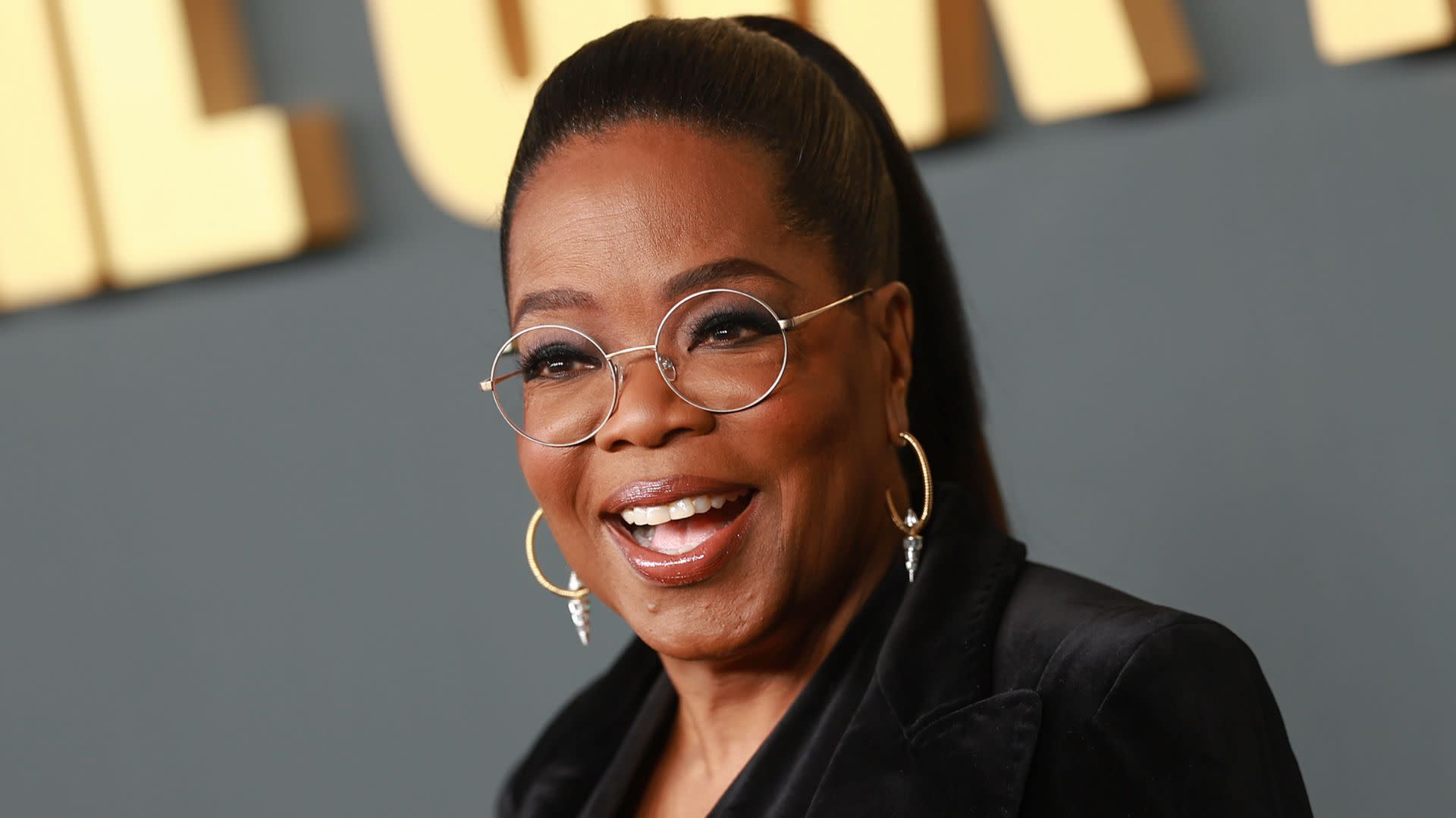 Oprah Winfrey, 71, Looks Effortlessly Chic Following Weight Loss