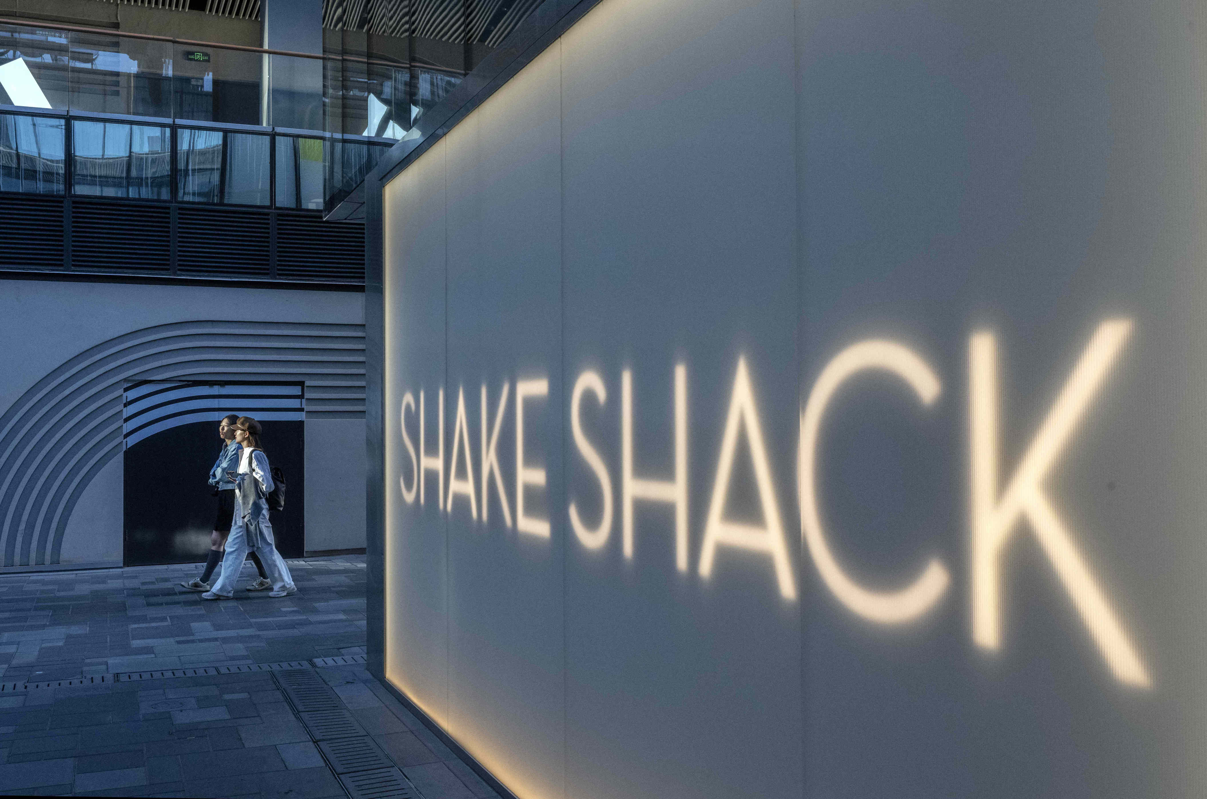 Shake Shack Stock Continues Climb, With Assist From Bullish Analysts