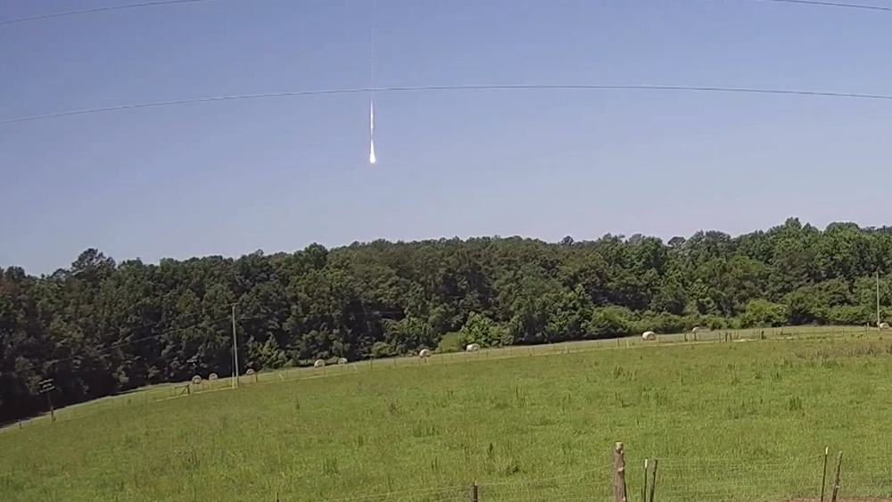 VIDEO: Fireball streaks across sky in the South; NASA confirms meteor