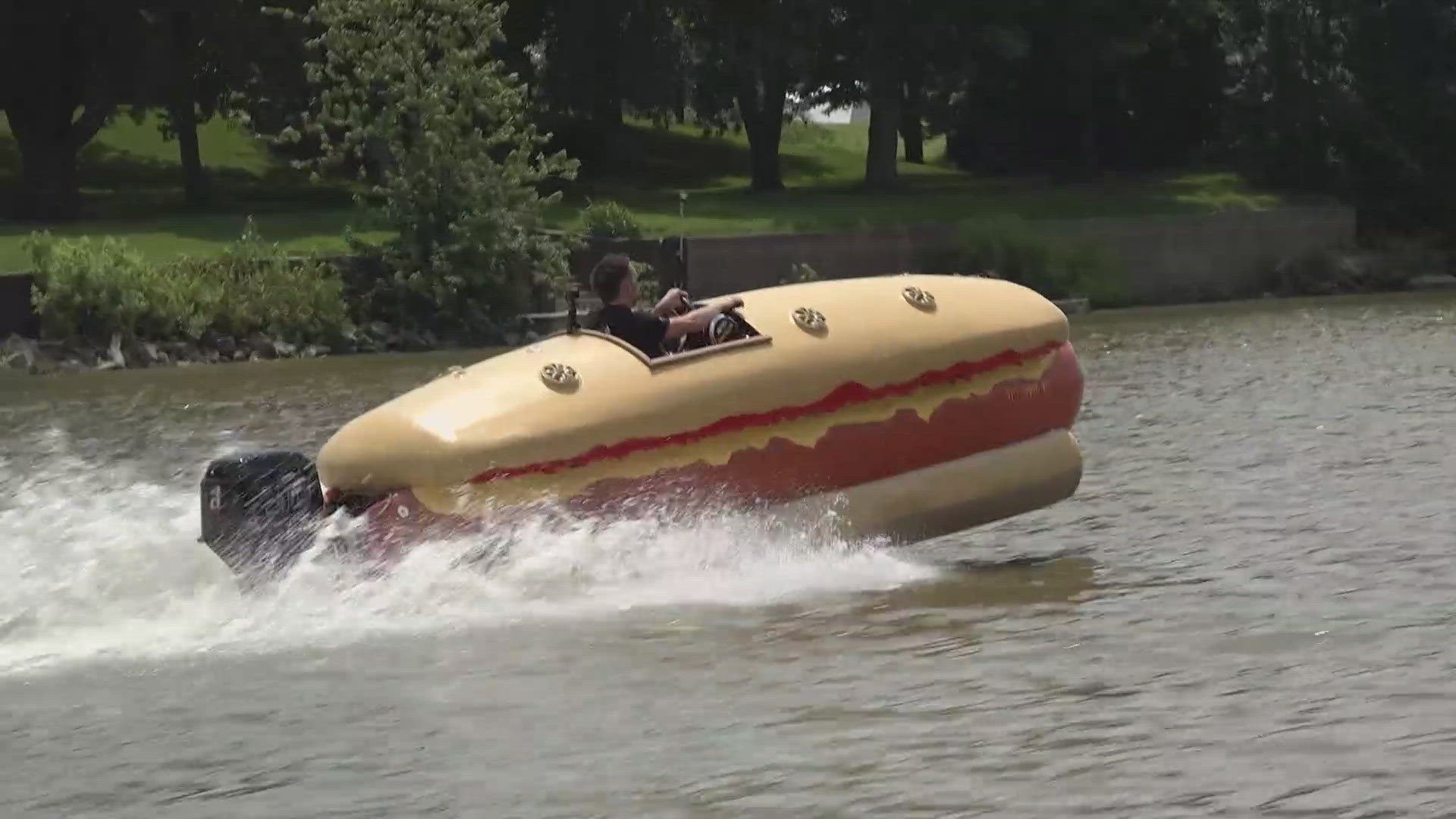 Hot Dog! Vintage novelty boat makes waves across Northeast Ohio waterways