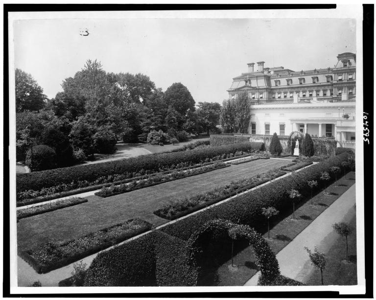 37 Historical Pictures Of The White House's Rose Garden Before The ...