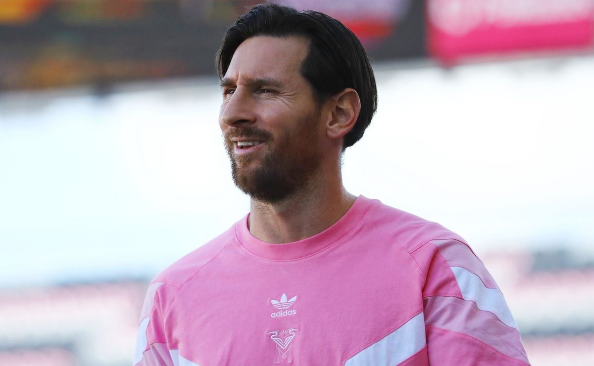 Lionel Messi Honored With Stadium Stand in Argentina; Cristiano Ronaldo ...