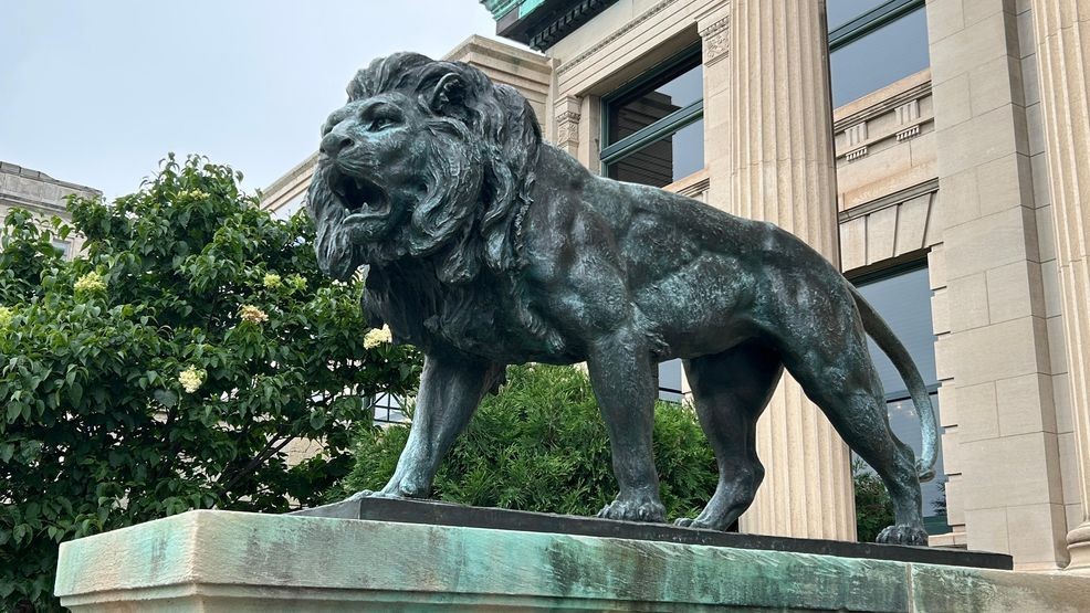 Century-old collection of statues, monuments beautify Oshkosh and keep ...